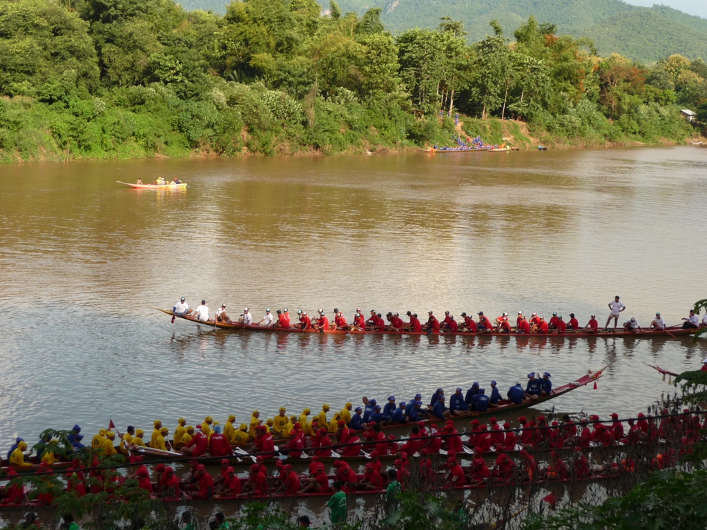 Bootsrennen in Luang Prabang