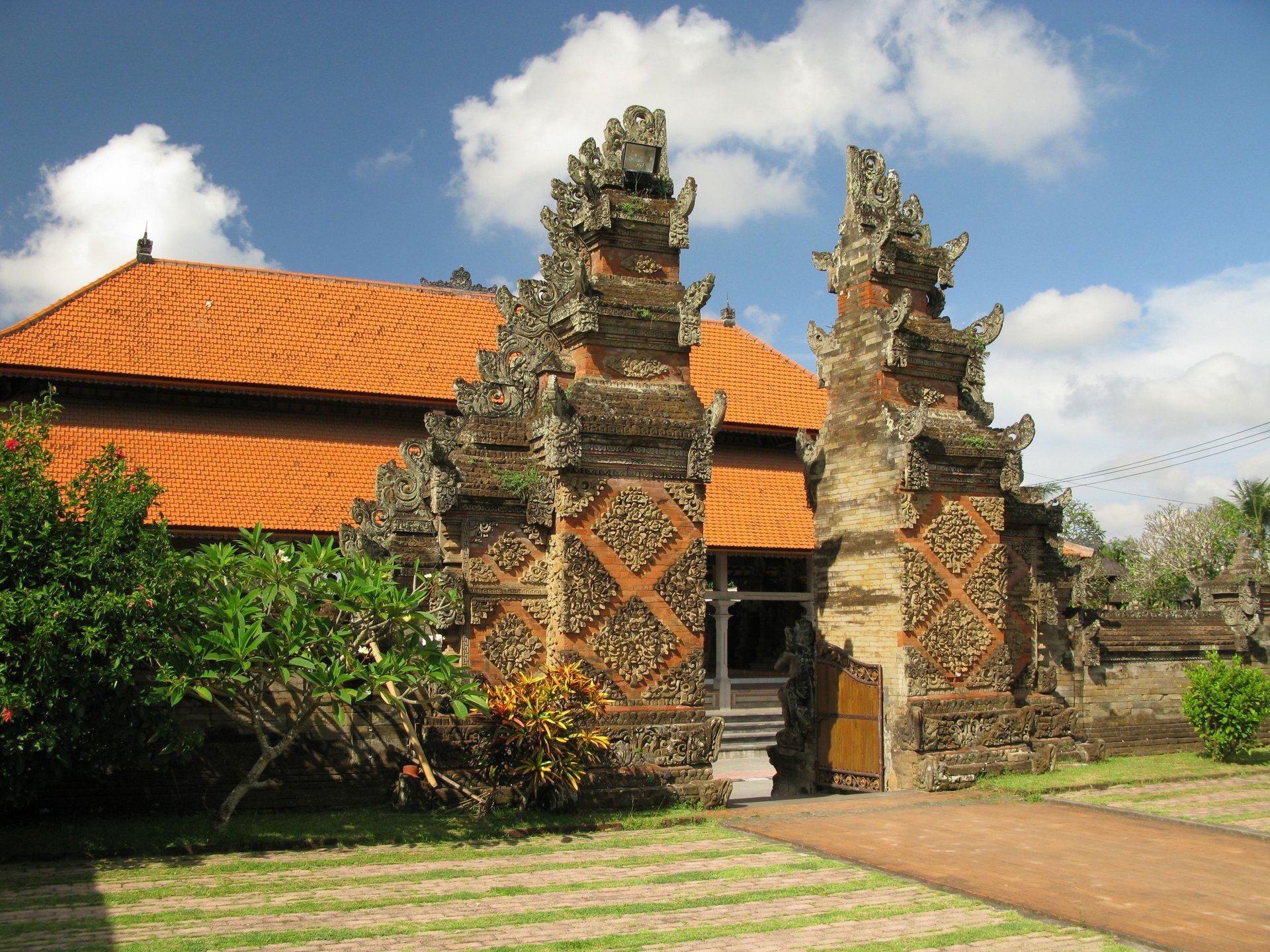 Bali im VW-Kübelwagen entdecken - ein Traum für Oldtimerfans
